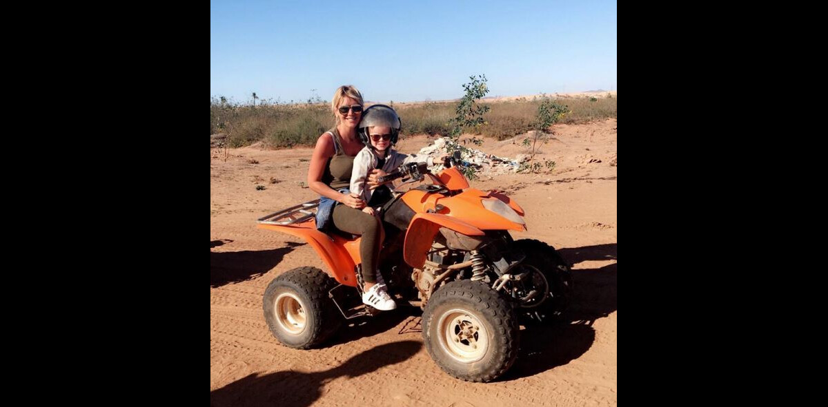 Photo : Amélie Neten et son fils Hugo à Marrakech, le 2 avril 2016 ...