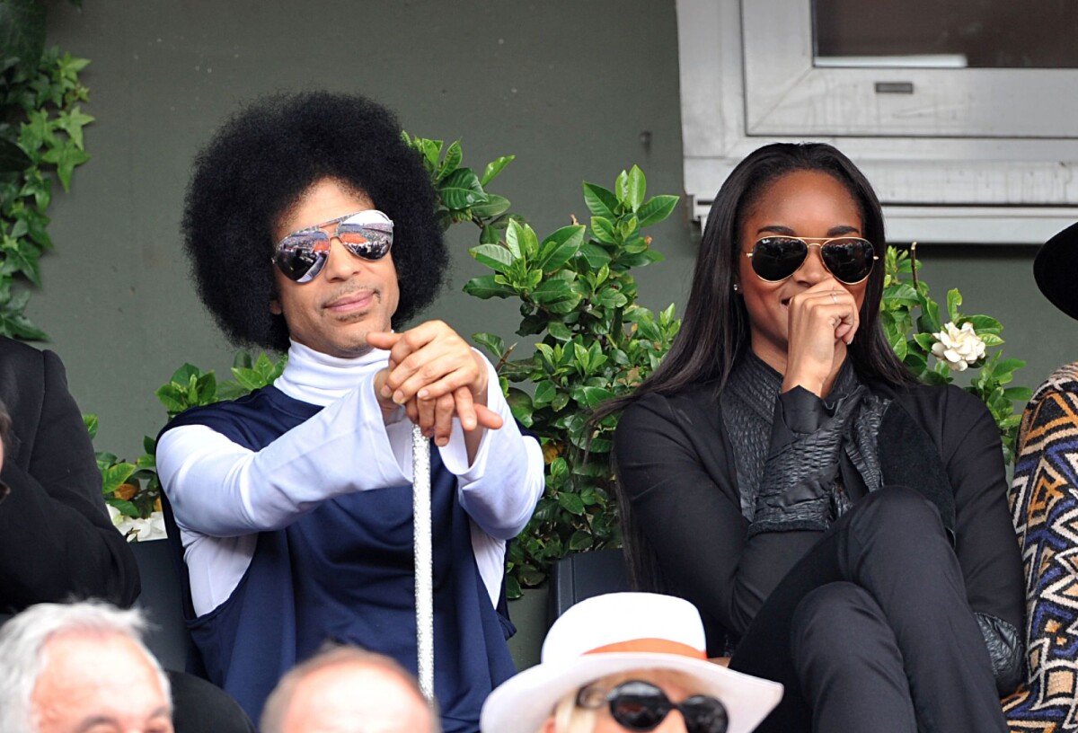 Photo : Le chanteur Prince et sa fiancée Damaris Lewis assistent au ...