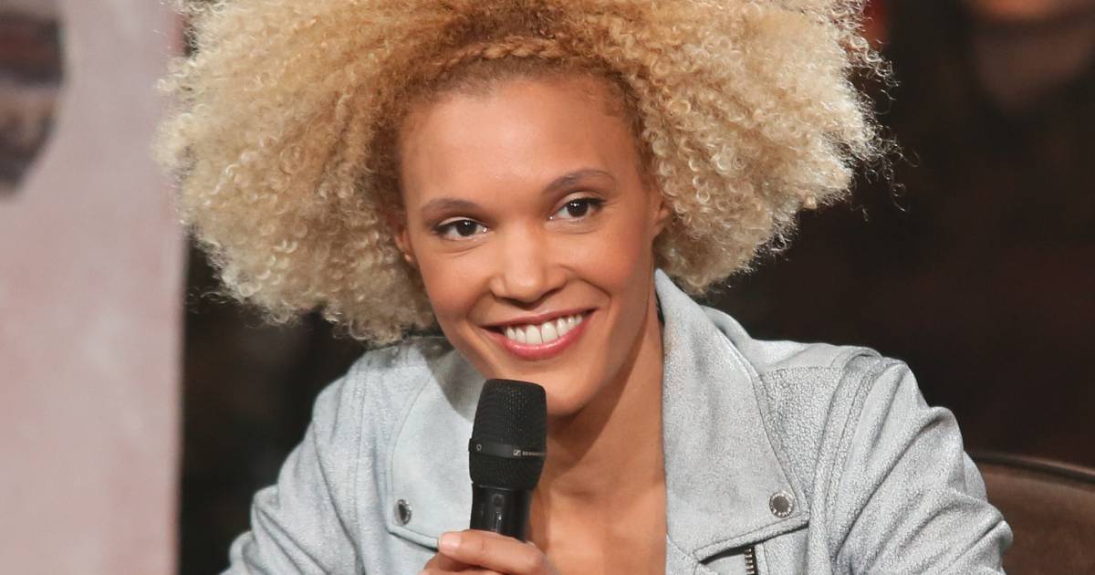 Exclusif - Amanda Scott, lors de l'enregistrement de l'émission Du côté ...