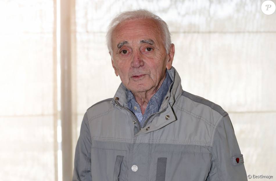 Exclusif - Charles Aznavour fête ses 92 ans après la remise du prix ...