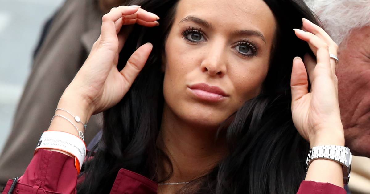 La belle Jade Lagardére - People dans les tribunes des internationaux ...