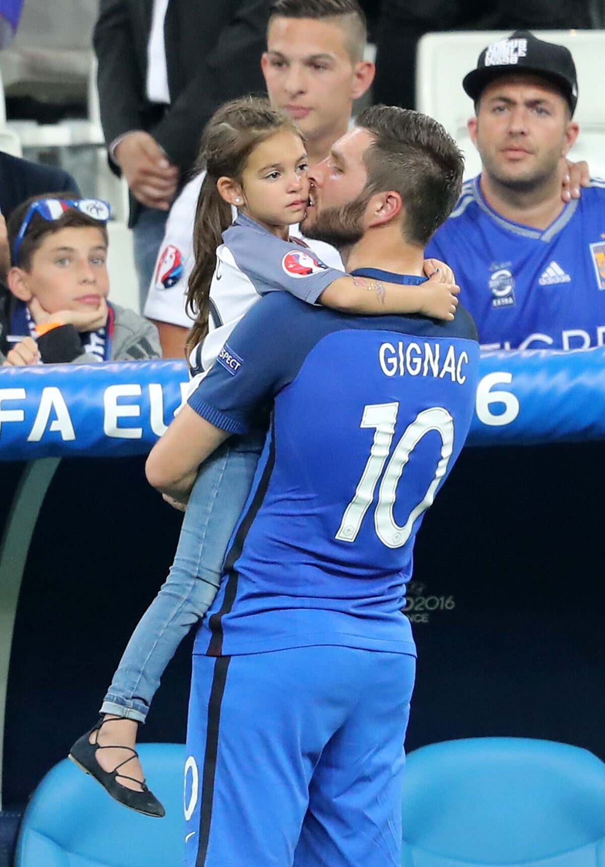 Photo : André-Pierre Gignac et sa fille Grâce au match de l'Euro 2016 ...