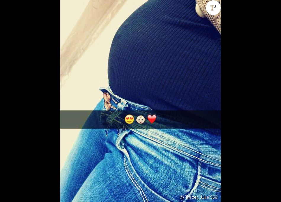 Julie (Secret Story 8) dévoile son baby bump sur Twitter, le 19 mars ...