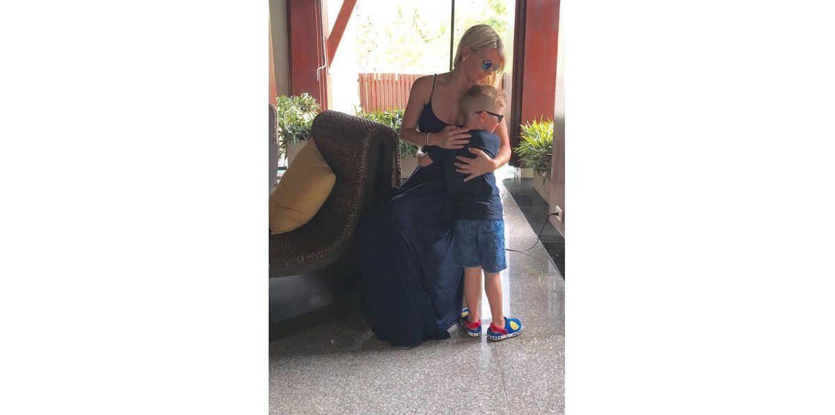 Photo : Amélie Neten et Hugo en Thaïlande, le 17 juin 2016. - Purepeople