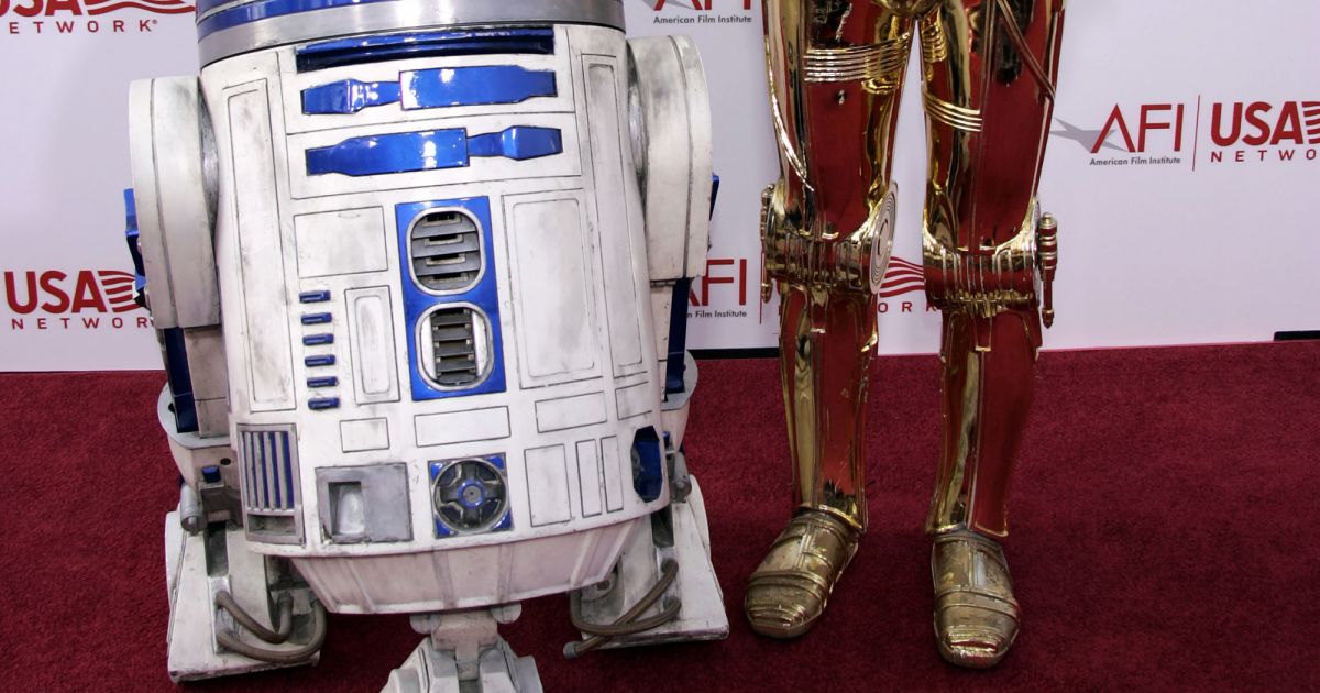 R2D2 (Kenny Baker) et C3P0 lors de la soirée des AFI Life Achievement ...