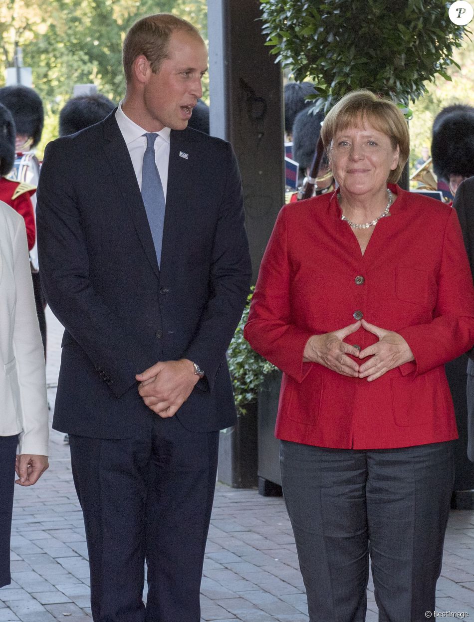 Le prince William, duc de Cambridge, et Angela Merkel - Arrivées au ...