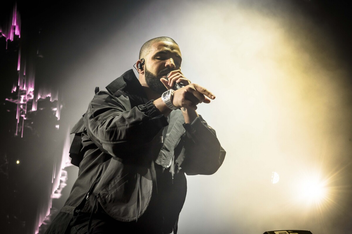 Photo : Drake en concert au Air Canada Centre à Toronto. Le 31 juillet ...