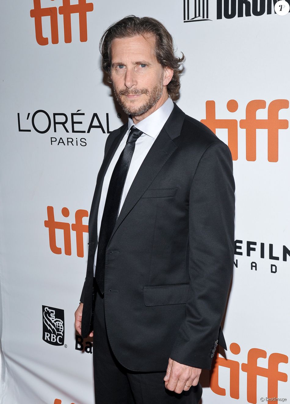 Aaron Ryder à la première de Arrival au festival international du film ...