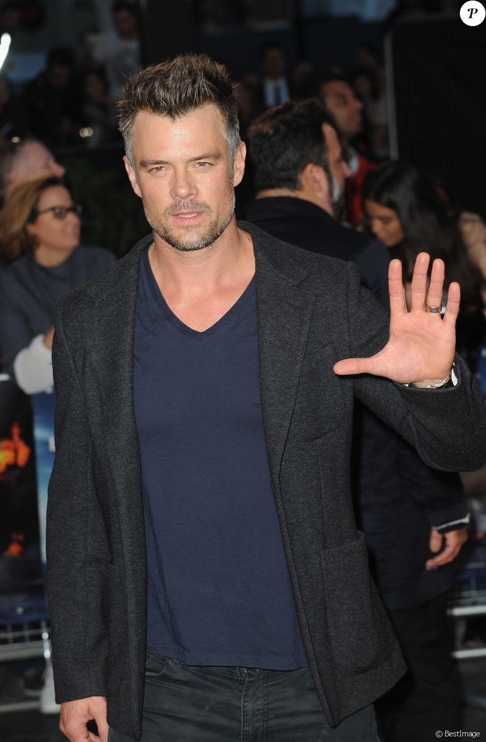 Josh Duhamel à la première de 'Deepwater Horizon' au Odeon Leciester ...
