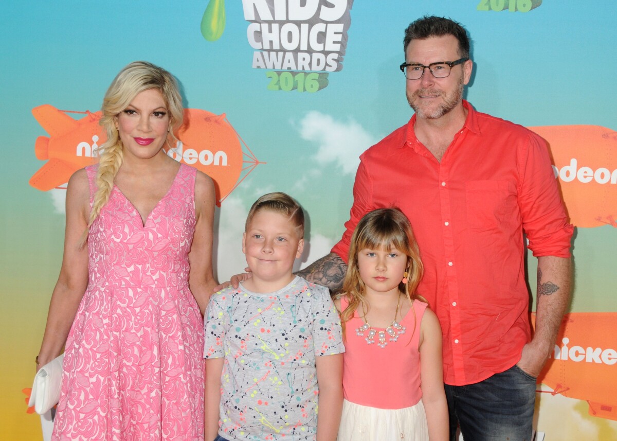 Photo : Tori Spelling, Dean McDermott et leurs enfants Liam Aaron et ...
