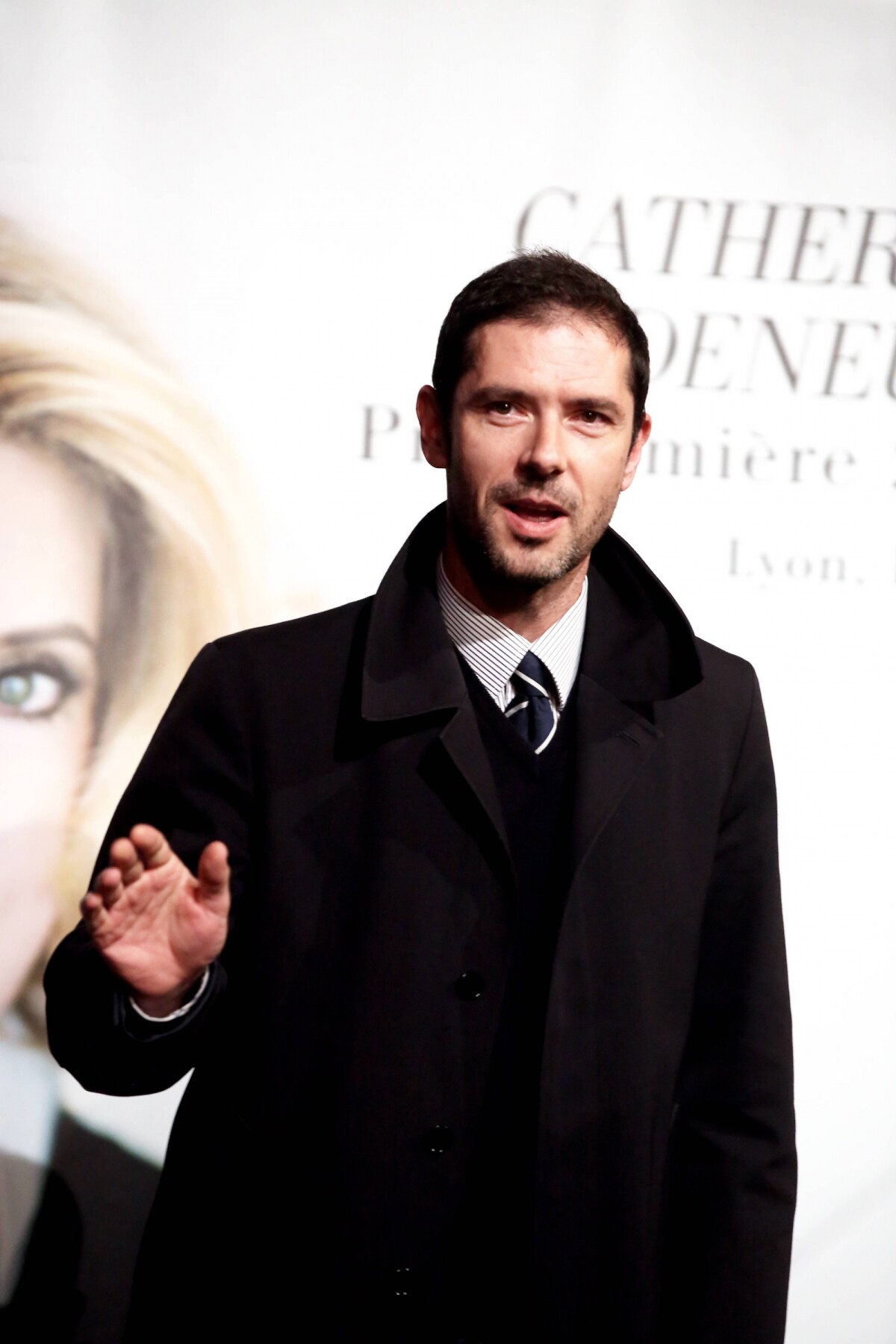 Photo : Melvil Poupaud devant le photocall de la cérémonie du Prix ...