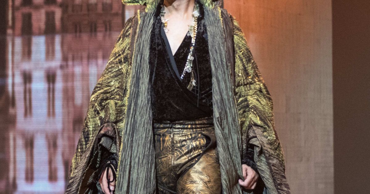 Exclusif - Stéphane Métro (le Roi) - Générale de la comédie musicale ...