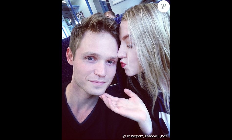 Robbie Jarvis et Evanna Lynch, deux acteurs d'Harry Potter, ont été en ...