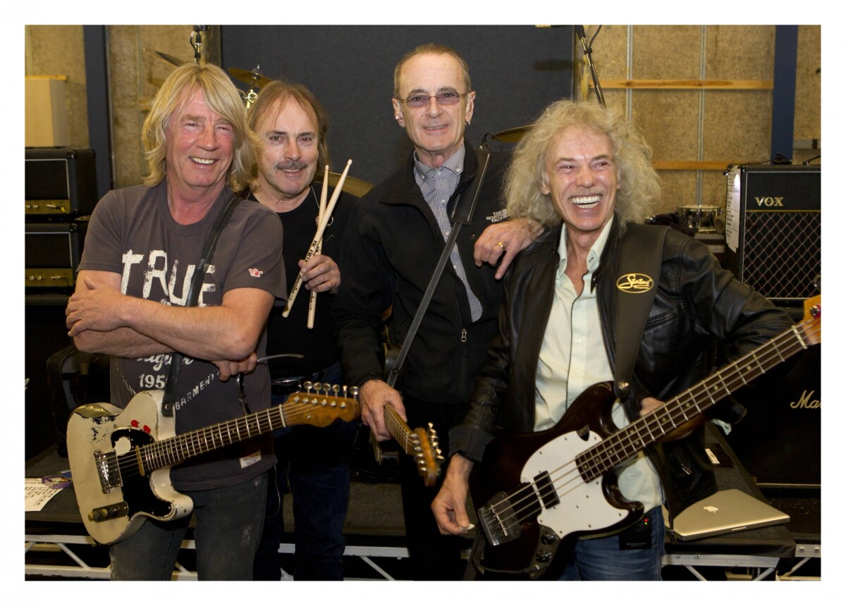 Photo : Rick Parfitt, John Coughlan, Francis Rossi et Alan Lancaster ...