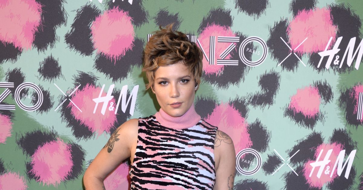 La chanteuse Halsey lors du lancement de la collection capsule Kenzo ...
