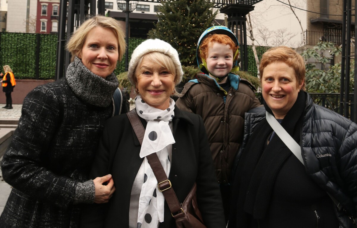 Photo : Cynthia Nixon avec sa femme Christine Marinoni, leur fils Max ...