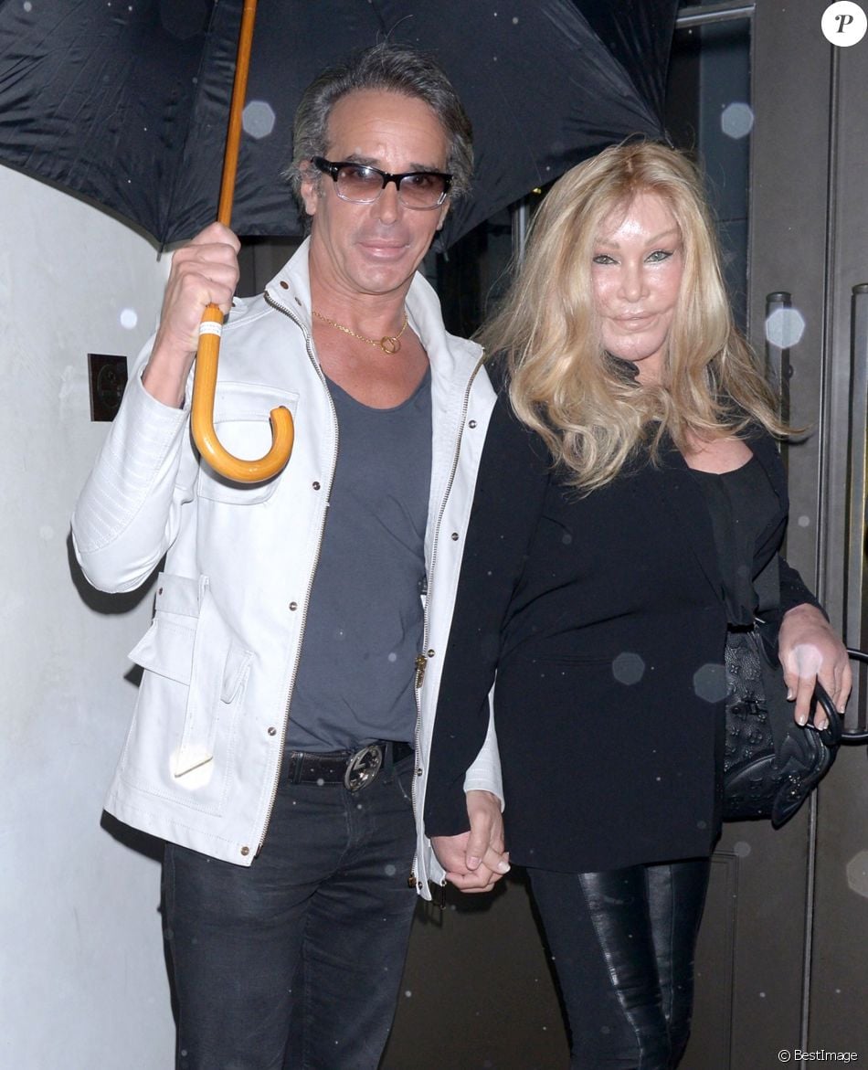 Jocelyn Wildenstein avec Lloyd Klein à Los Angeles. Le 6 mai 2013 ...
