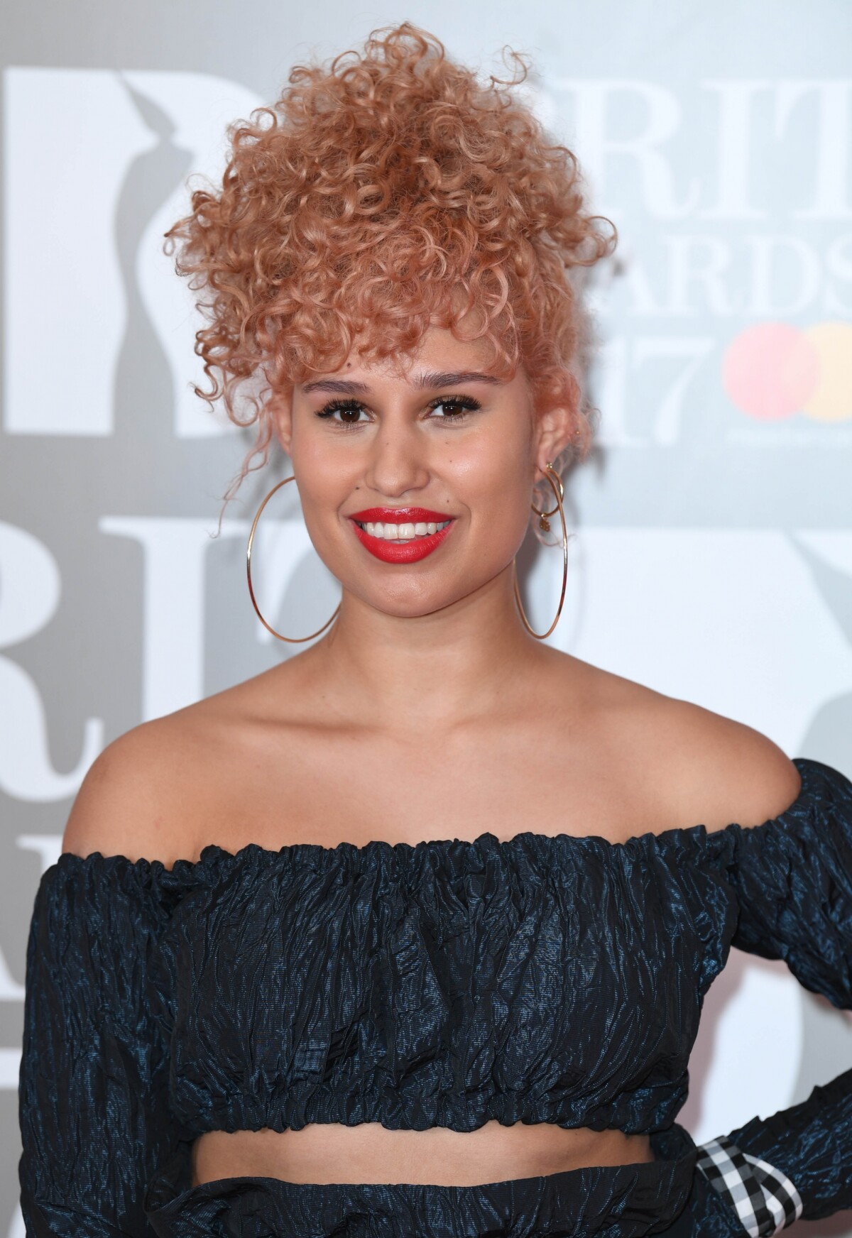 Photo : Raye lors des BRIT Awards, à O2 Arena, Londres, le 22 février ...