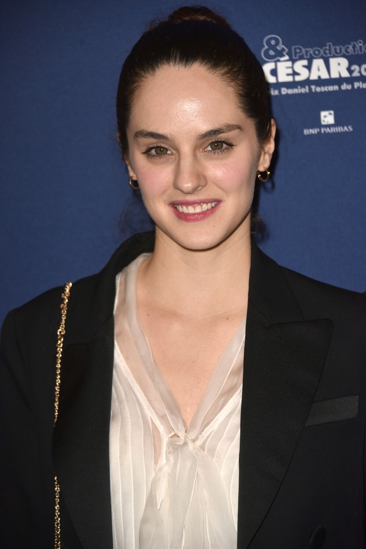 Photo : Noémie Merlant (habillée en Paule Ka et Roger Vivier) - Dîner ...