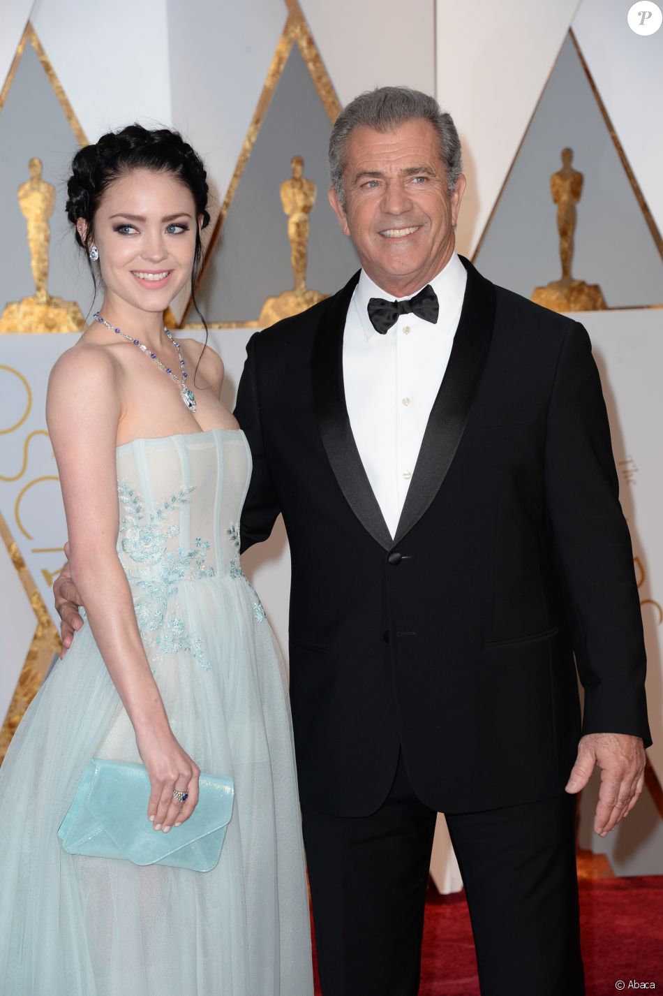 Mel Gibson et Rosalind Ross sur le tapis rouge de la cérémonie des Oscars à Los Angeles le 26 ...