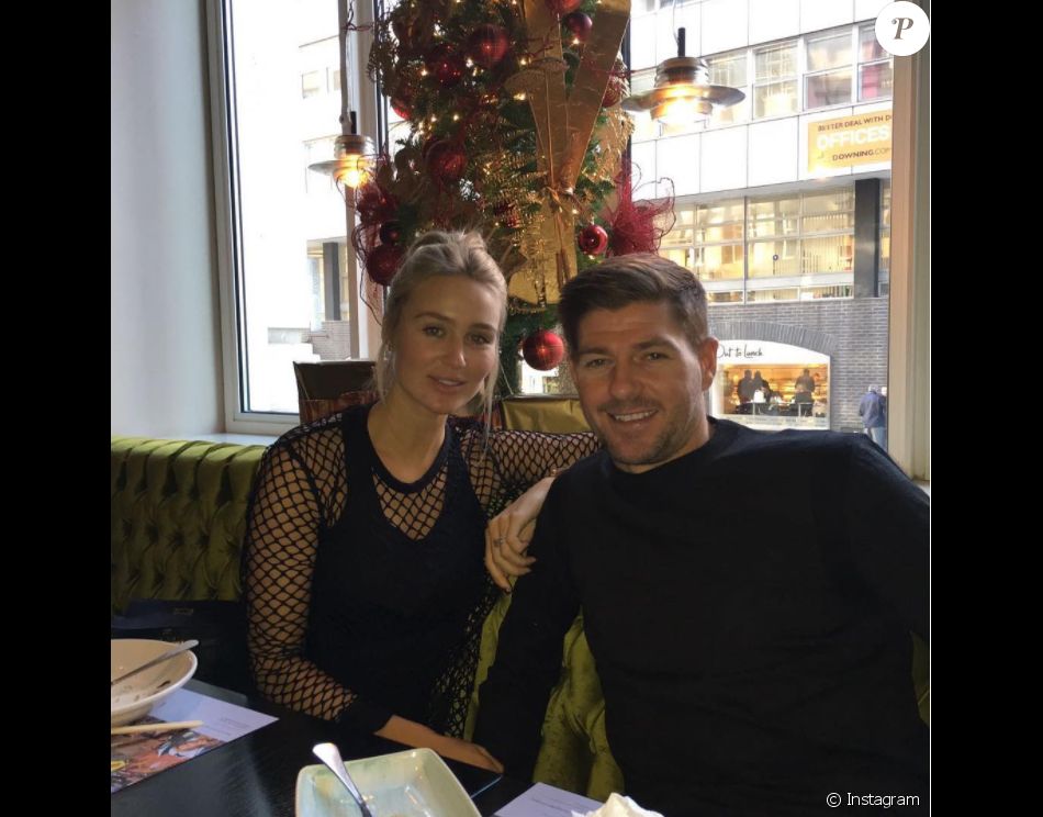 Steven Gerrard et sa femme Alex, ici en novembre 2016, ont accueilli le ...