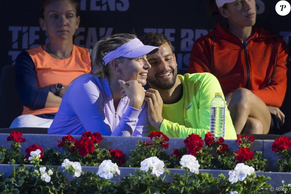 Maria Sharapova et Grigos Dimitrov lors d'un match de tennis de charité ...