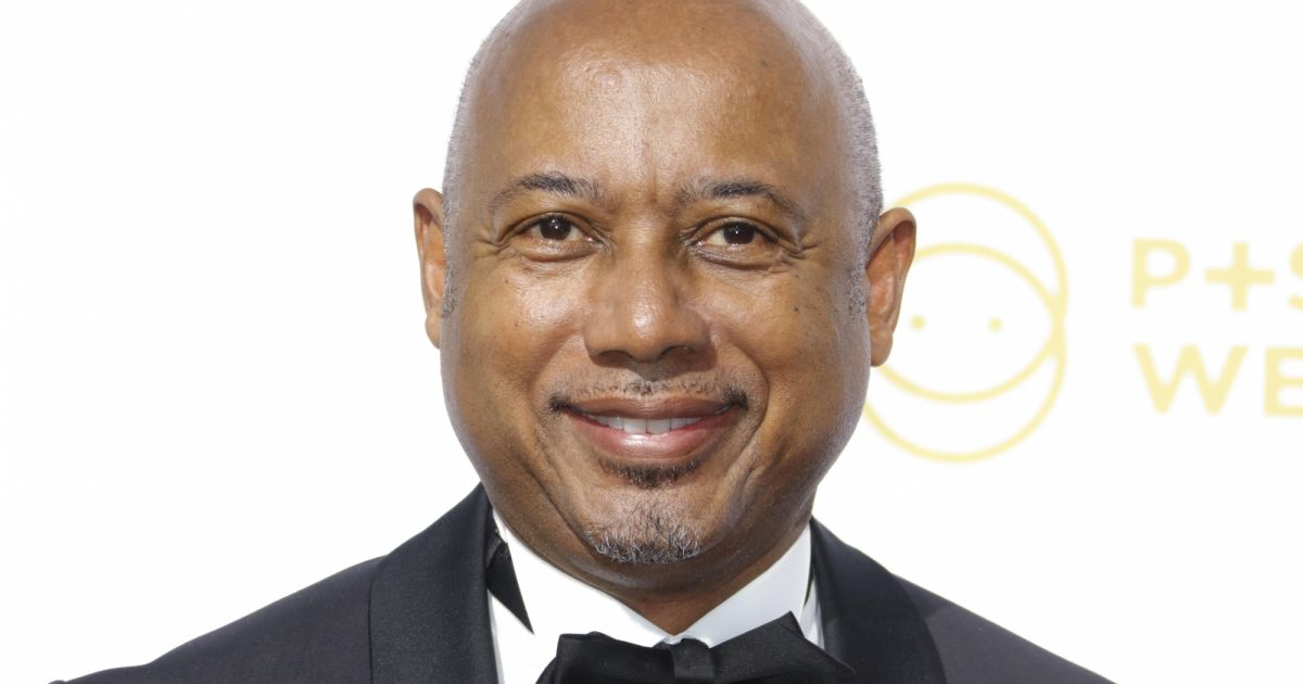 Raoul Peck - Photocall de la soirée de la fondation Positive Planet au ...