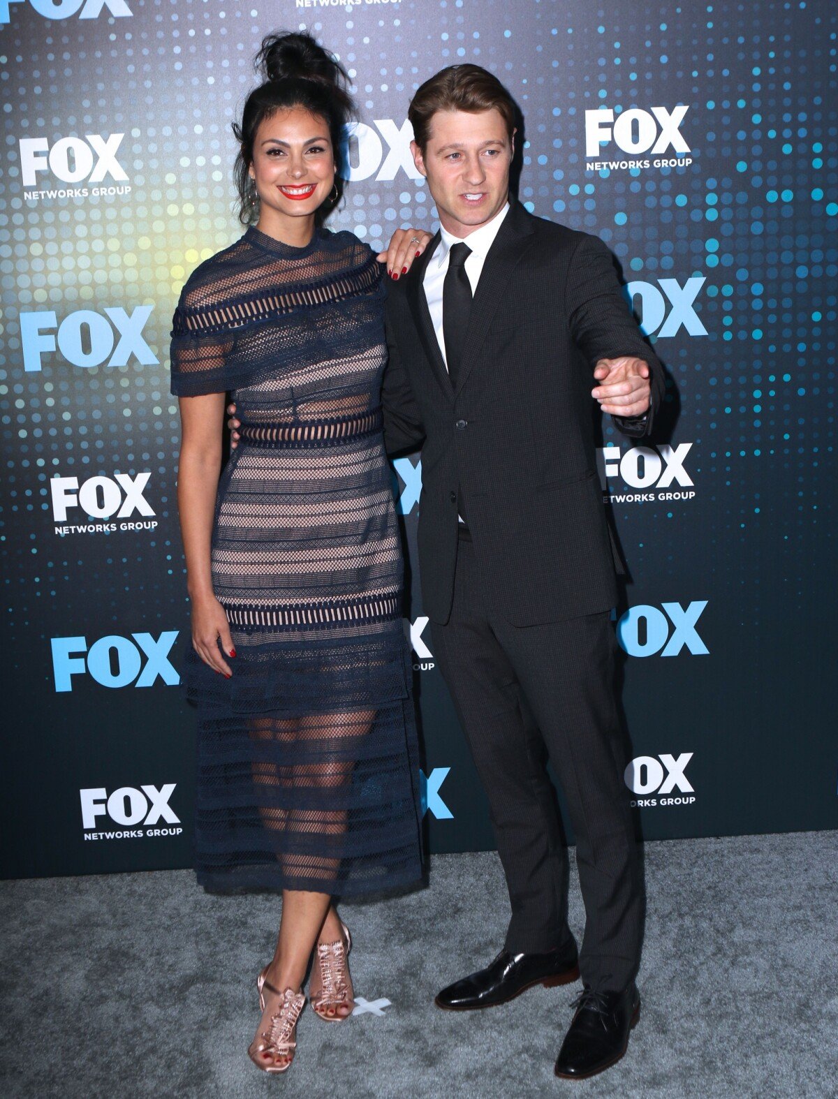 Photo Morena Baccarin Et Son Compagnon Ben Mckenzie Lors De La Soirée