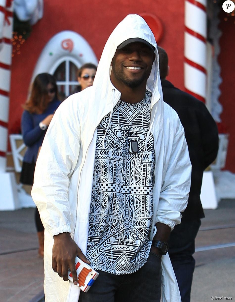 Exclusif - Le rappeur Christopher Milan fait du shopping pour Noël à ...