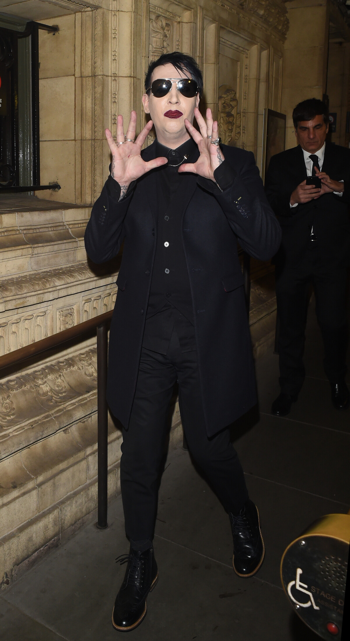 Photo : Marilyn Manson à la sortie des "Fashion Awards 2016" à Londres ...