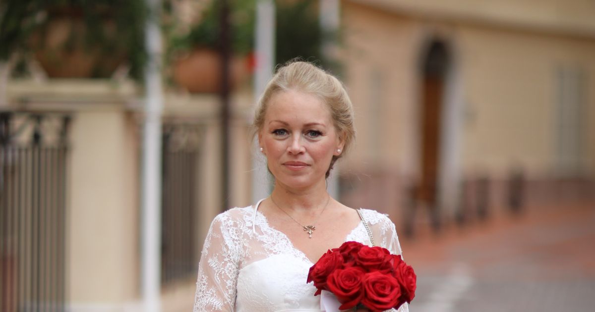 Exclusif - Rachel Burgess, enceinte, à la mairie de Monaco le 30 ...