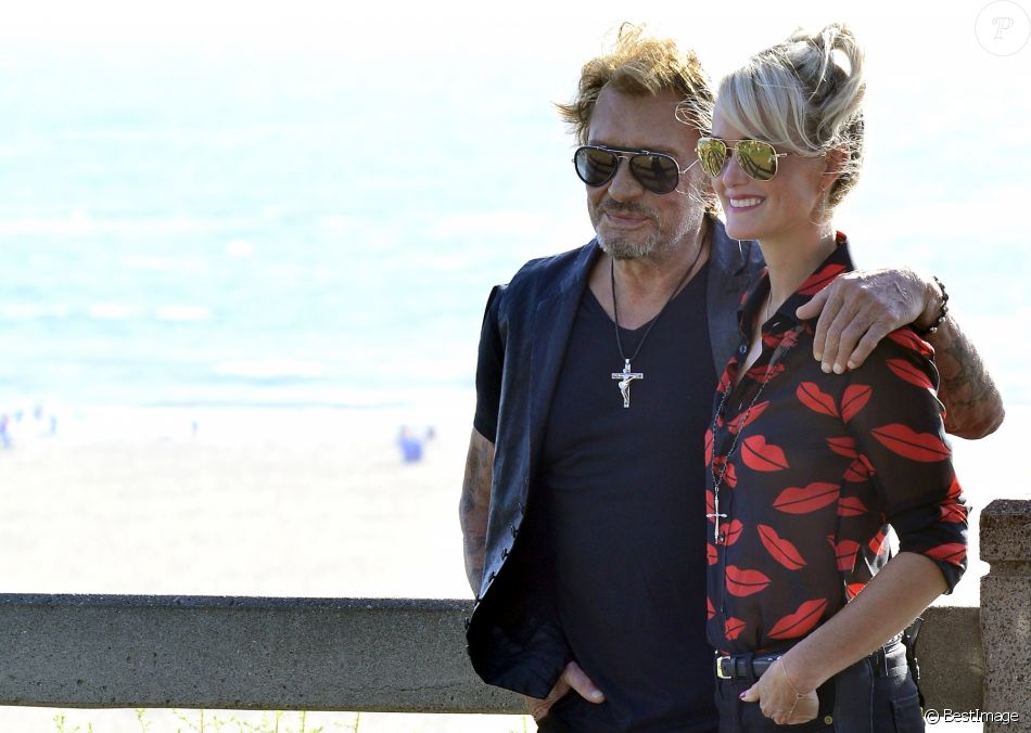 Johnny Hallyday et sa femme Laeticia sont allés se promener en moto aux ...