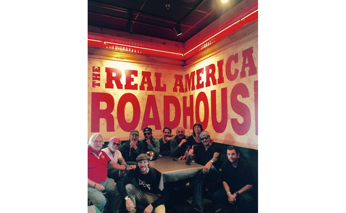 Photo : Johnny Hallyday et sa bande en plein road trip à travers les ...