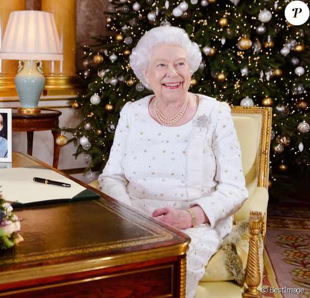 Elizabeth II : Son tendre message à son mari Philip, son hom(m)e en or ...