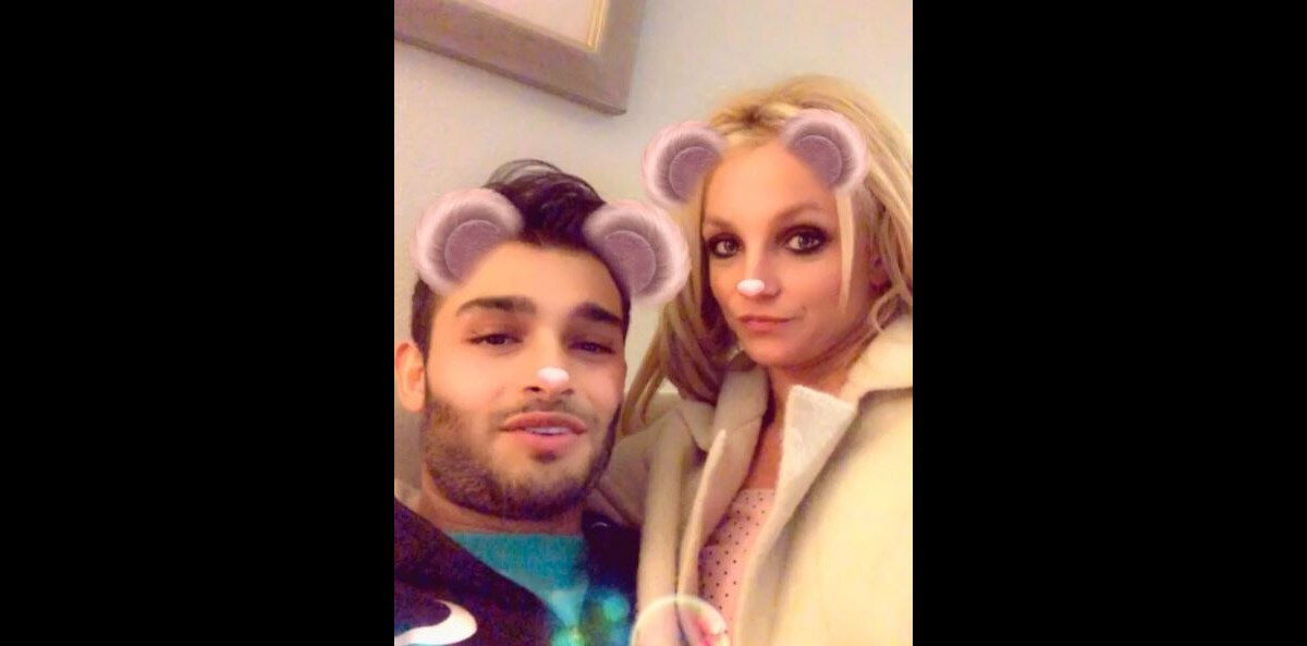 Photo : Britney Spears et son chéri Sam. Instagram, janvier 2018 ...