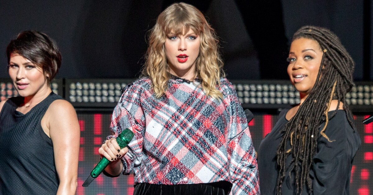 Taylor Swift encore attaquée : Pourquoi sont-ils si méchants avec elle ... Taylor Swift encore attaquée : Pourquoi sont-ils si méchants avec elle ...