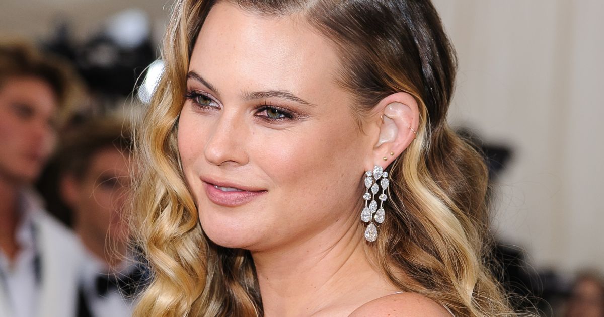Behati Prinsloo - Photocall du MET 2017 Costume Institute Gala sur le ...