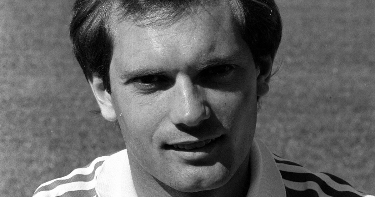 Ray Wilkins le 17 septembre 1981, joue pour Manchester et l'Angleterre ...
