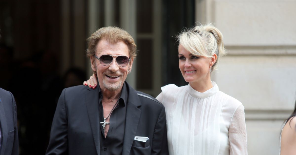 Johnny Hallyday et sa femme Laeticia - Sorties du défilé de mode Haute ...