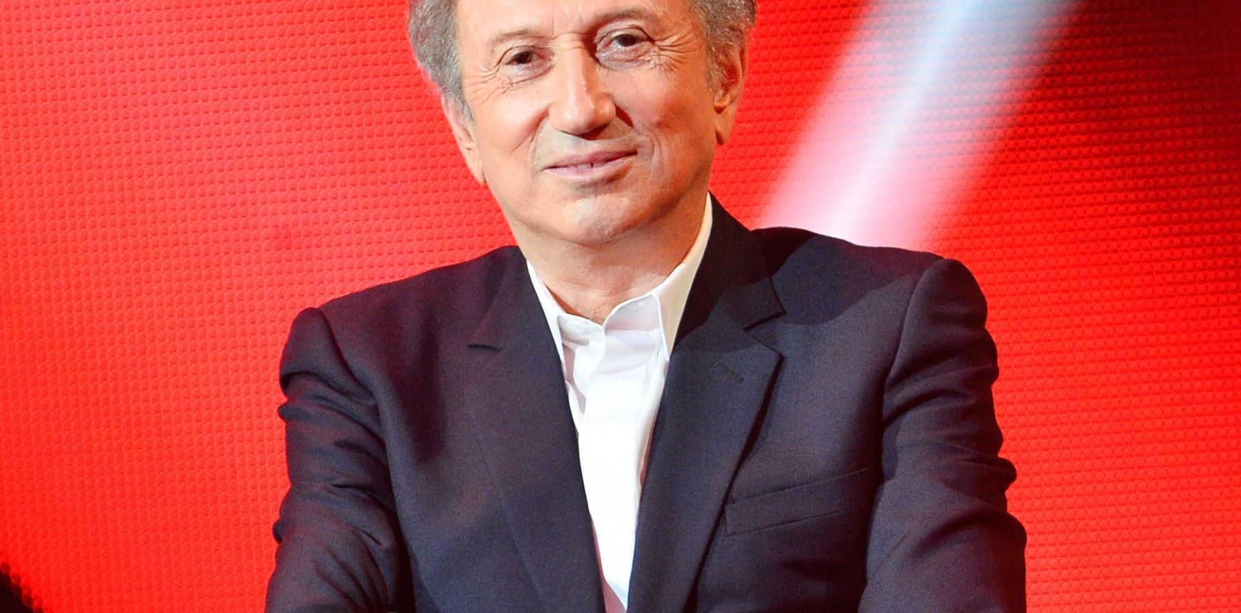 Michel Drucker, son impressionnant patrimoine : Avion, majordome, villa ...