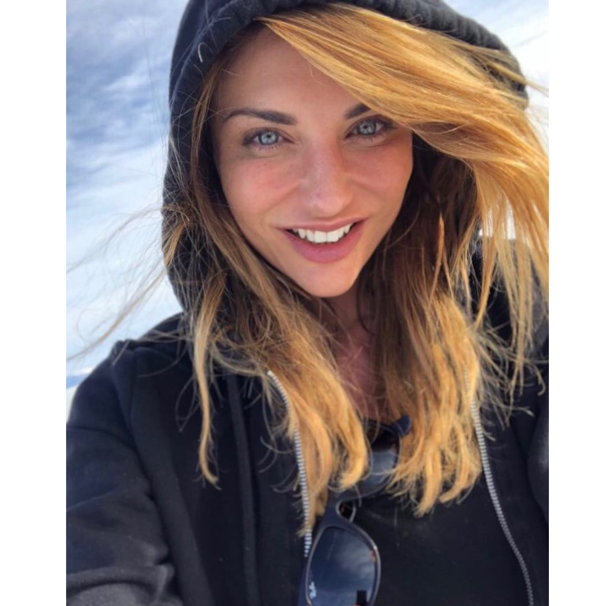 Photo : Ariane Brodier dévoile un selfie au naturel - Instagram, 5 mai ...