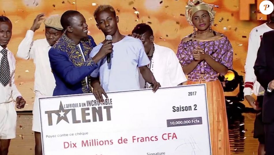 Strauss Serpent dans la version africaine de La France a un incroyable ...