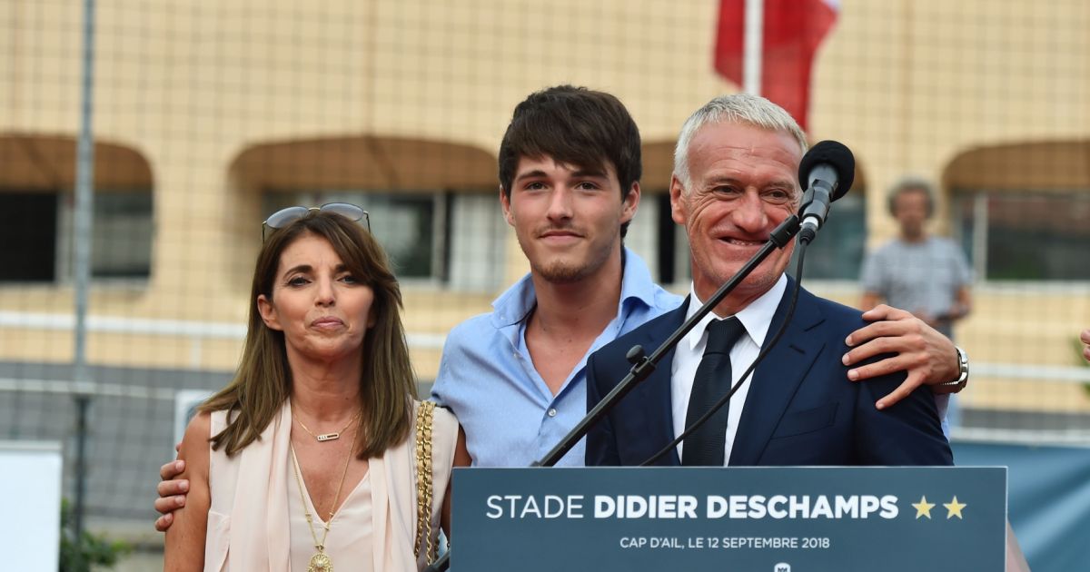Claude, Dylan et Didier Deschamps durant l'inauguration du Stade de ...