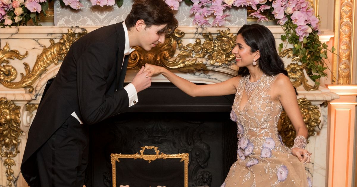 Exclusif - Aria Mehta (robe Georges Hobeika Couture) et son cavalier le ...