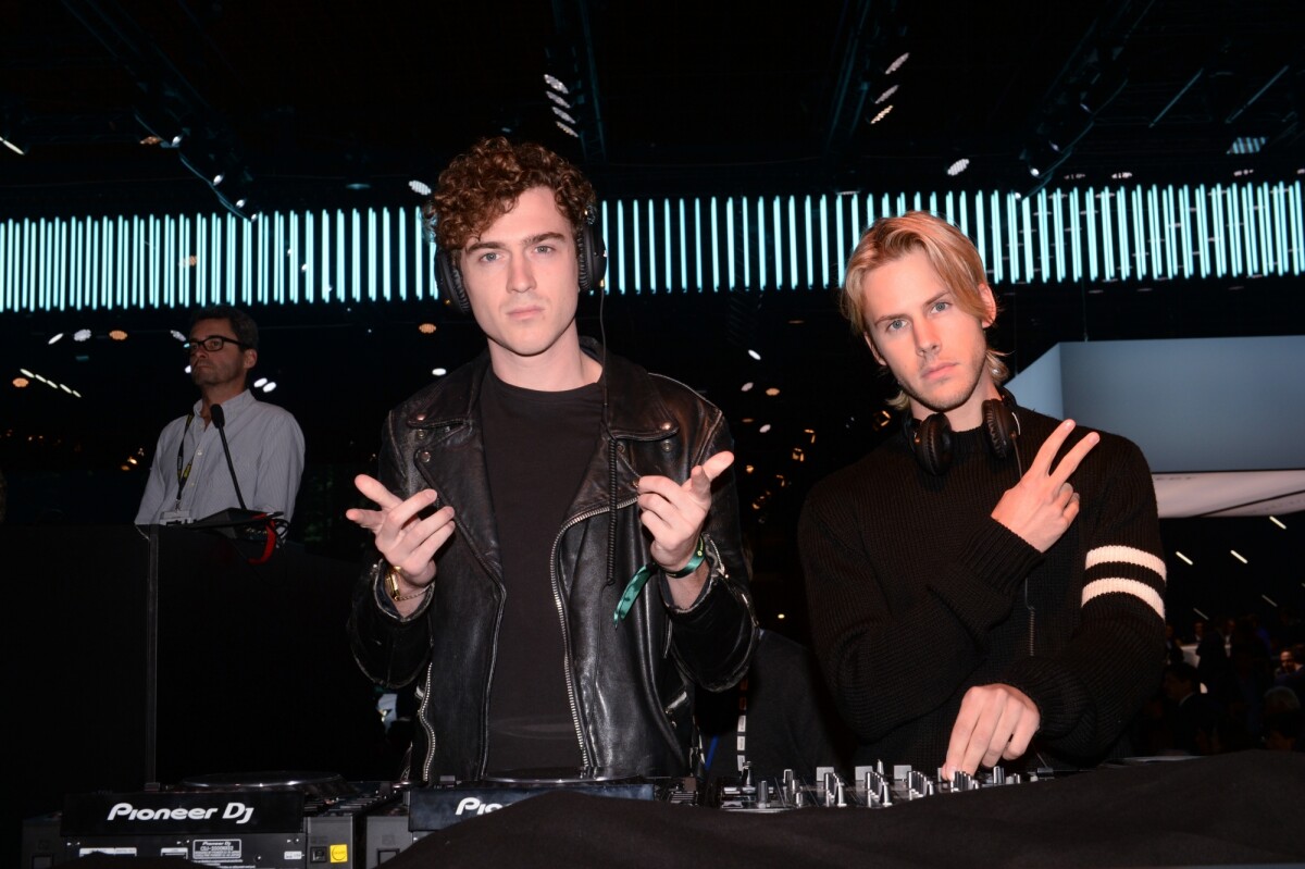 Photo : Exclusif - Le groupe Ofenbach (Dorian Lauduique et César de ...