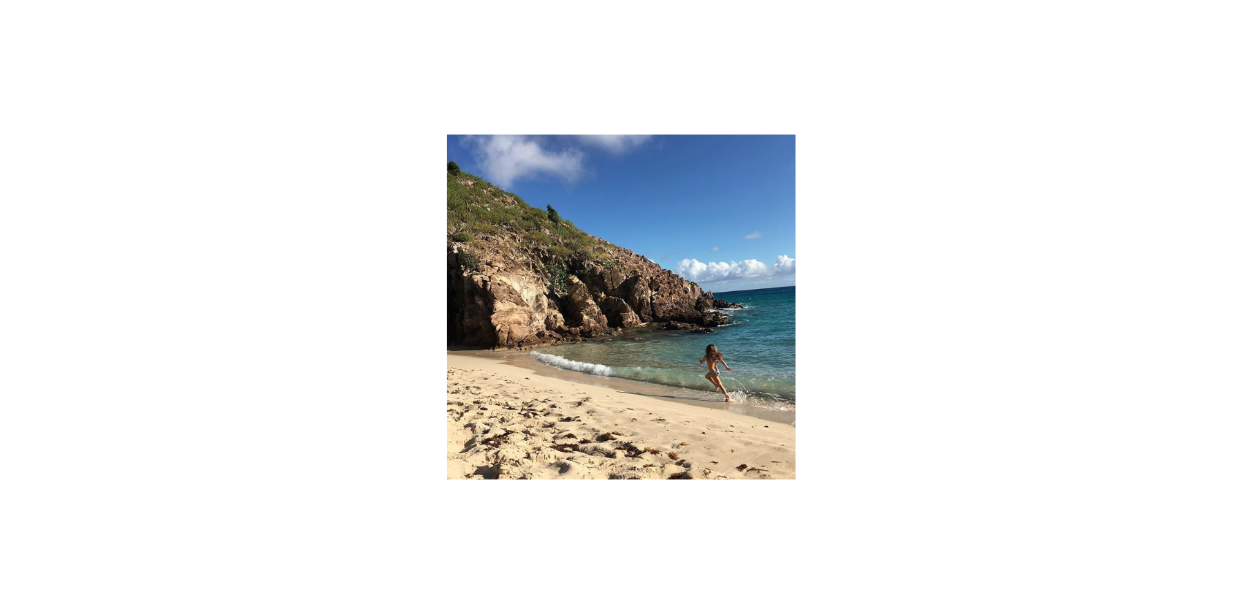 Alessandra Sublet, séparée : Noël au soleil, sa fille Charlie s'amuse à ...