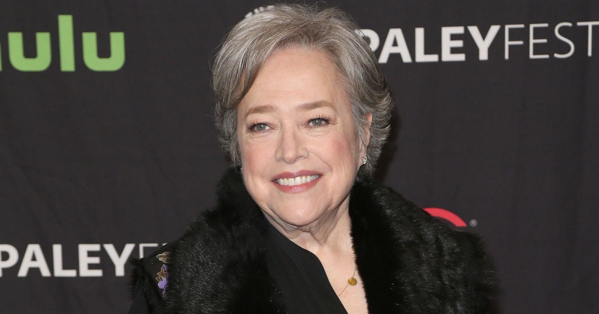 Kathy Bates - L'équipe de la série ''American Horror Story: Roanoke ...