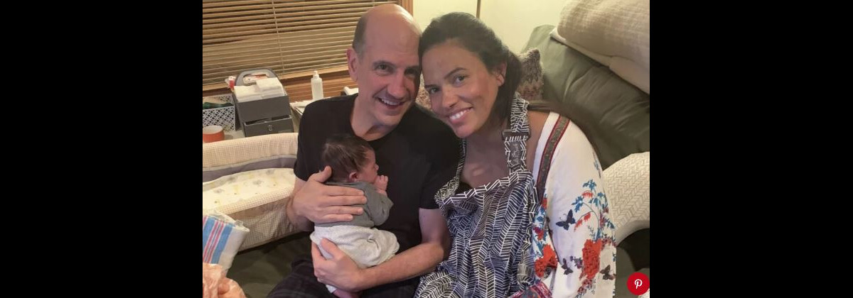 Photo : Sam Lloyd avec sa femme Vanessa et leur bébé. - Purepeople