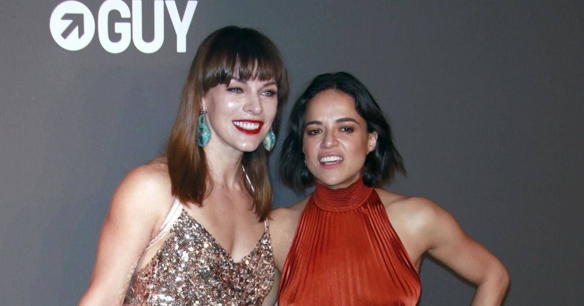 Milla Jovovich, Michelle Rodriguez au photocall de la 21ème édition du ...