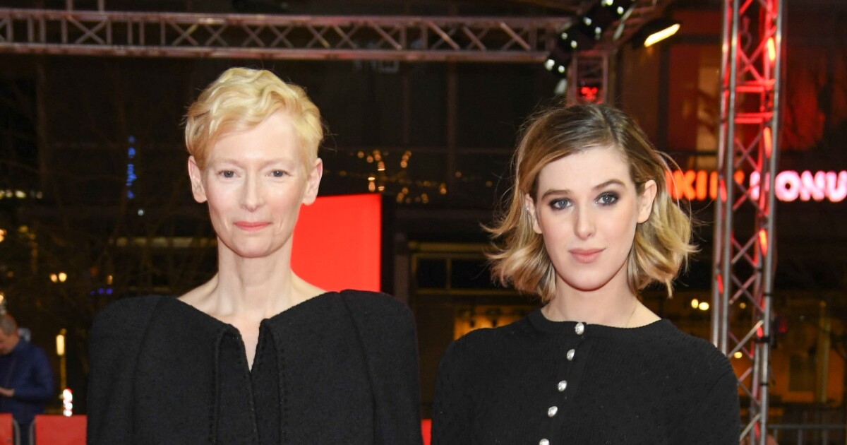 Tilda Swinton main dans la main avec sa fille Honor, 22 ans - Purepeople